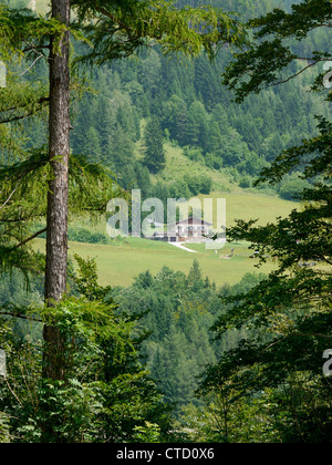 View of Mondee, a charming town in the Austrian Salzkammergut lake ...