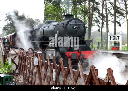 A steam locomotive (LMS Black 5 – 45337) at Llangollen railway station ...