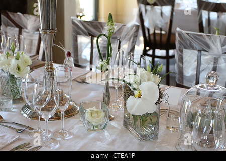 wedding decor table Stock Photo - Alamy