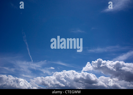 blue summer sky with crisp cumulus clouds Stock Photo - Alamy
