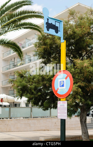 Bus Stop sign, Spanish Stock Photo - Alamy