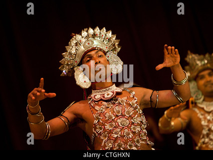 Kandyan dancer performing in Kandy, Sri Lanka Stock Photo - Alamy