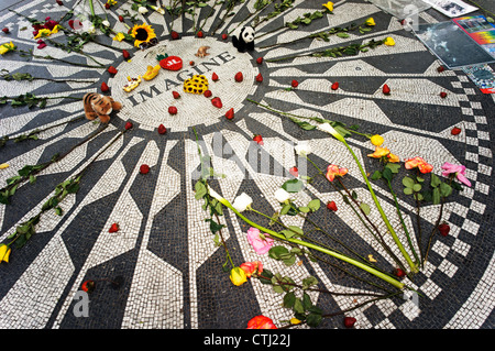 The John Lennon Strawberry Fields memorial monument, Central Park Stock ...