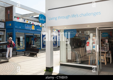 Sue Ryder charity shop, High Street, Kidlington, Oxfordshire, England ...