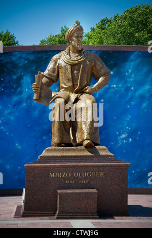 Uzbekistan, Samarkand, Mirzo Ulugbek statue Stock Photo - Alamy