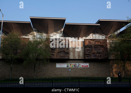 Exterior view of Huddersfield Queensgate Market with decorative panel ...