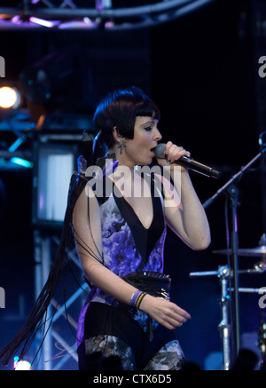 groove armada vocalist Saint Saviour - Becky Jones on stage at lovebox ...