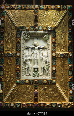 Book of Gospels from Echternach (Codex aureus Epternacensis) 11.c. in ...