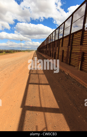 The international border between Naco, Arizona, USA and Naco, Sonora ...