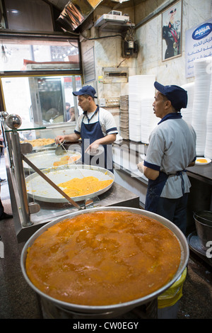 Kanafeh (traditional Middle Eastern dessert. Delicious arabic pastry ...