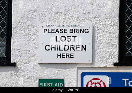 Lost children sign Stock Photo - Alamy