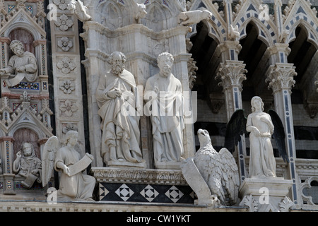 Italy, Tuscany, Siena Cathedral, detals of the statues decorating the ...