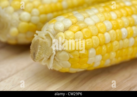 corn on the cob cooked Stock Photo - Alamy