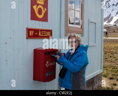 Ny-Alesund post office, the northernmost post office in the world ...