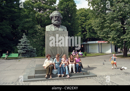 Statue of Karl Marx in Kaliningrad. Russia Stock Photo - Alamy