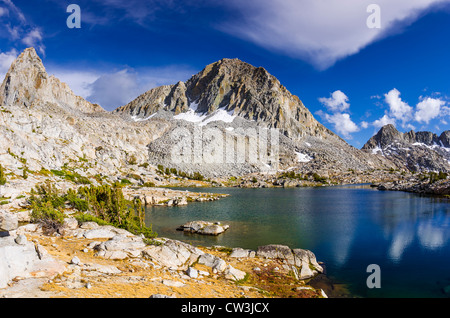 Alpine tarn and peaks above Dusy Basin, Kings Canyon National Park ...