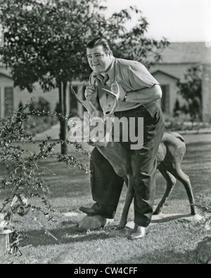 LOU COSTELLO (1906-1959) US comic film actor about 1950 with his ex ...