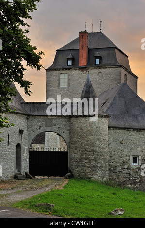 The village Roly and its château-ferme / fortified farmhouse near ...