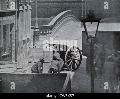 Battle between Irishmen (Unionists and Freedom Fighters) in Dublin ...