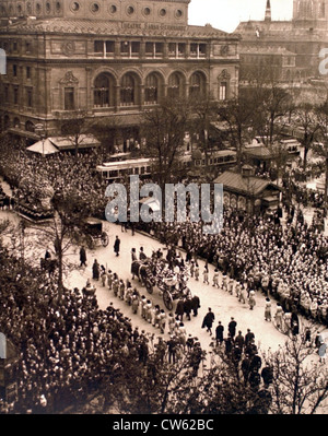 Funeral of Sarah Bernhardt in Paris, March 29, 1923 Stock Photo - Alamy