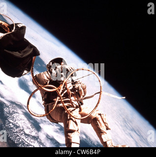Astronaut Edward H. White II, during E.V.A (Gemini IV) June 3, 1965 ...