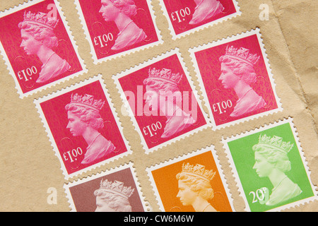 A UK £1 One Pound postage stamp for mail and post Stock Photo - Alamy