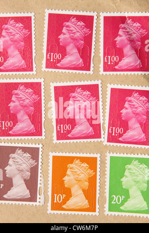 A UK £1 One Pound postage stamp for mail and post Stock Photo - Alamy