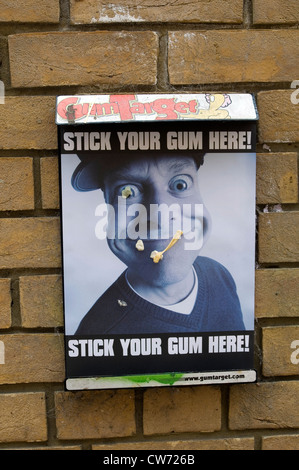 Chewing gum stuck to a pavement Stock Photo - Alamy