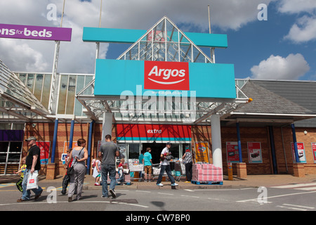 People shopping at Argos Stock Photo: 49950258 - Alamy