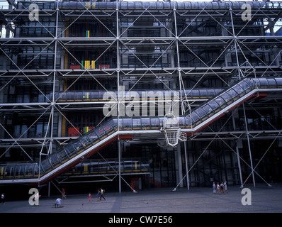 Centre Georges Pompidou inside out building houses Mus e National d'Art ...