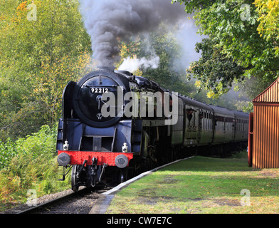 Steam locomotive 92212, British Railways Standard Class 9F, makes it's ...