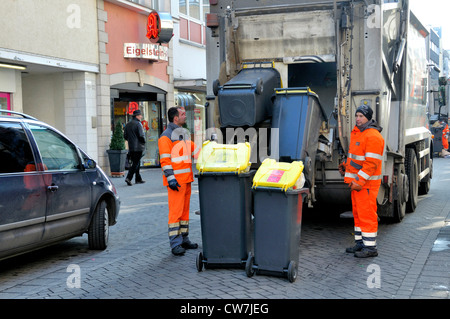 Germany, garbage collection, men, bins, emptying, garbage truck, detail ...