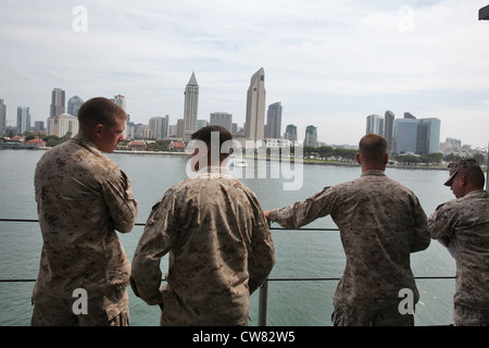 Marines from Combat Logistics Battalion 26, 2nd Marine Logistics Group ...