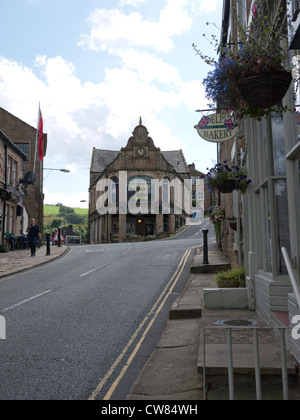 Delph Village, Saddleworth, Greater Manchester, England, UK Stock Photo ...