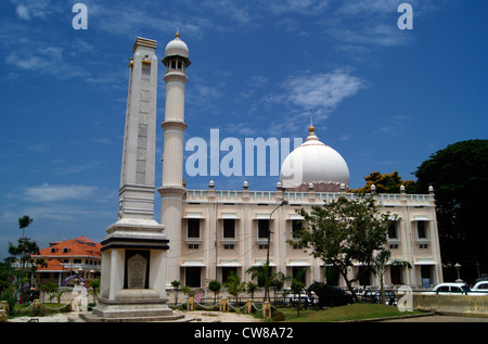 Martyrs column Monument at palayam in Trivandrum City.Martyr's Column ...