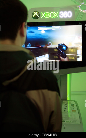 teenager playing xbox Stock Photo - Alamy