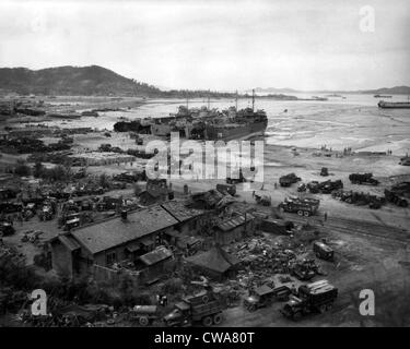 Korean War: Inchon Invasion, September 1950. U.S. Navy Seabees unload ...