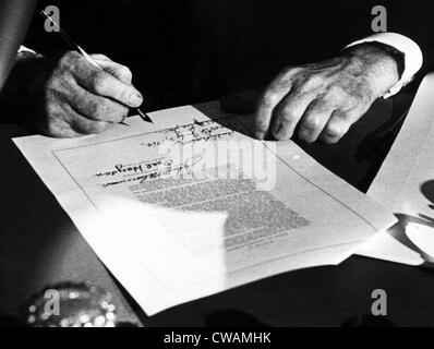 President Johnson Signs Civil Rights Act of 1964 Stock Photo - Alamy