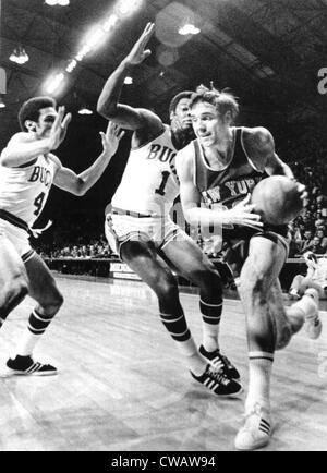 New York Knicks' Dave DeBusschere is seen in action, date and location ...
