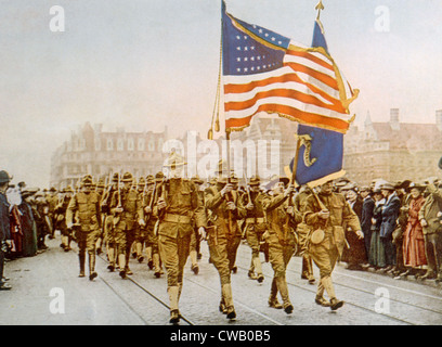 World War I, American troops marching in Paris, July 4, 1917, U.S Stock ...