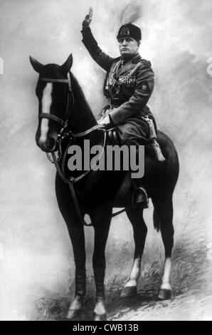 Mussolini - Fascist Salute Stock Photo - Alamy