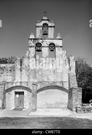 Mission San Juan de Capistrano, chapel and bell-tower. San Antonio ...