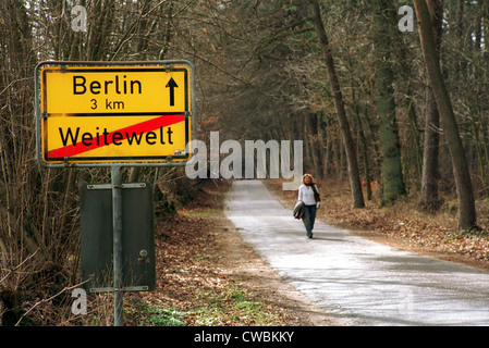Wide world, sign towards Berlin Stock Photo - Alamy