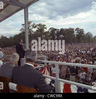 President Lyndon Johnson campaigns in New York City with Robert Kennedy ...