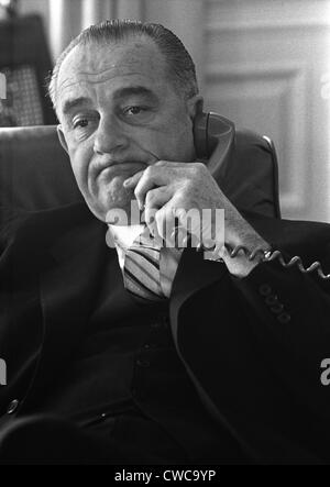 President Lyndon Johnson working in bed after gall bladder surgery ...