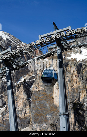 Cable Car Col Pradat above the Edelweisstal above Colfosco winter ...