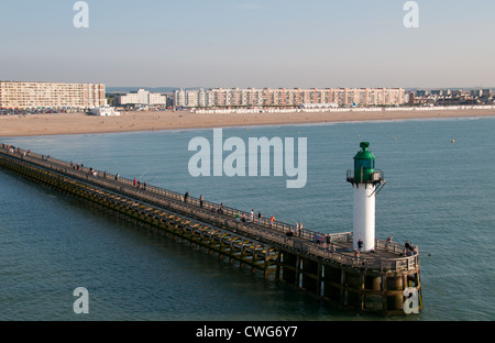 Calais waterfront pier with lighthouse, France Stock Photo - Alamy