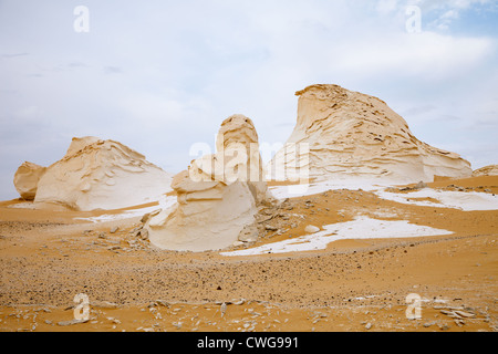 The limestone formation rocks in the White Desert, Egypt Stock Photo ...