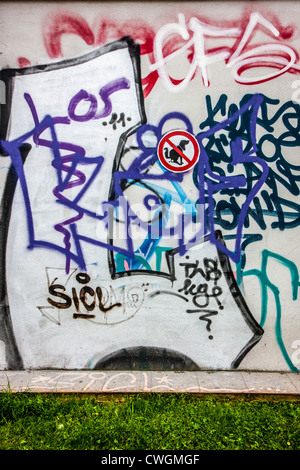 Graffiti on a toilet wall Stock Photo - Alamy