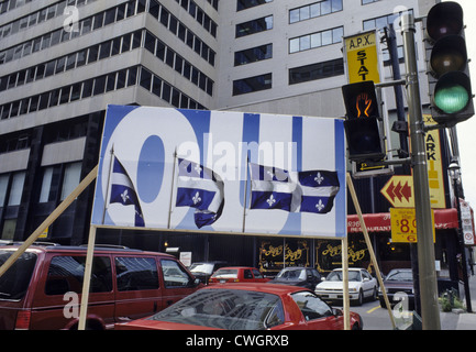 Propaganda for the referendum, street scene in front of an advertising ...